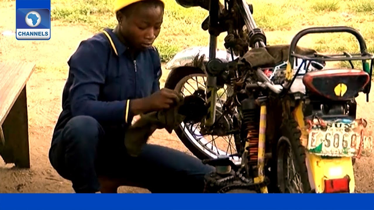 Meet Toyin, A 16-Year-Old Female Mechanic - YouTube