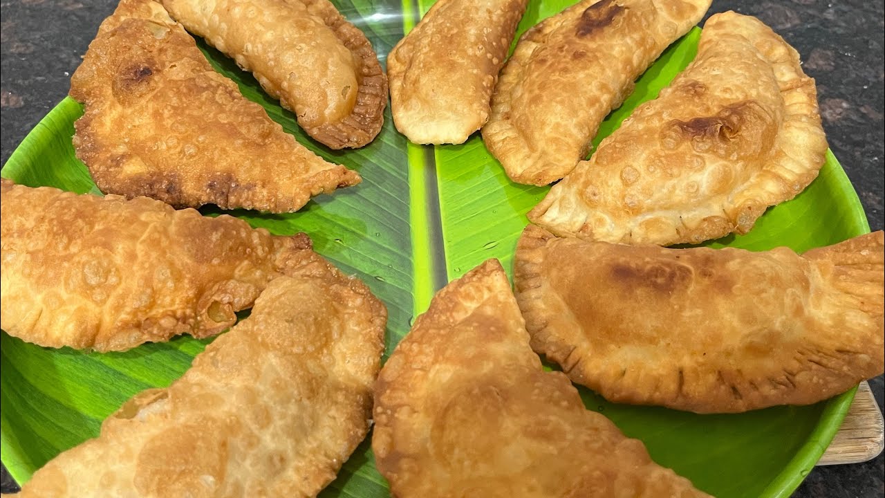 Karjikayi Recipe | Karnataka Style | Diwali Special Sweet | Yashu Adige ...