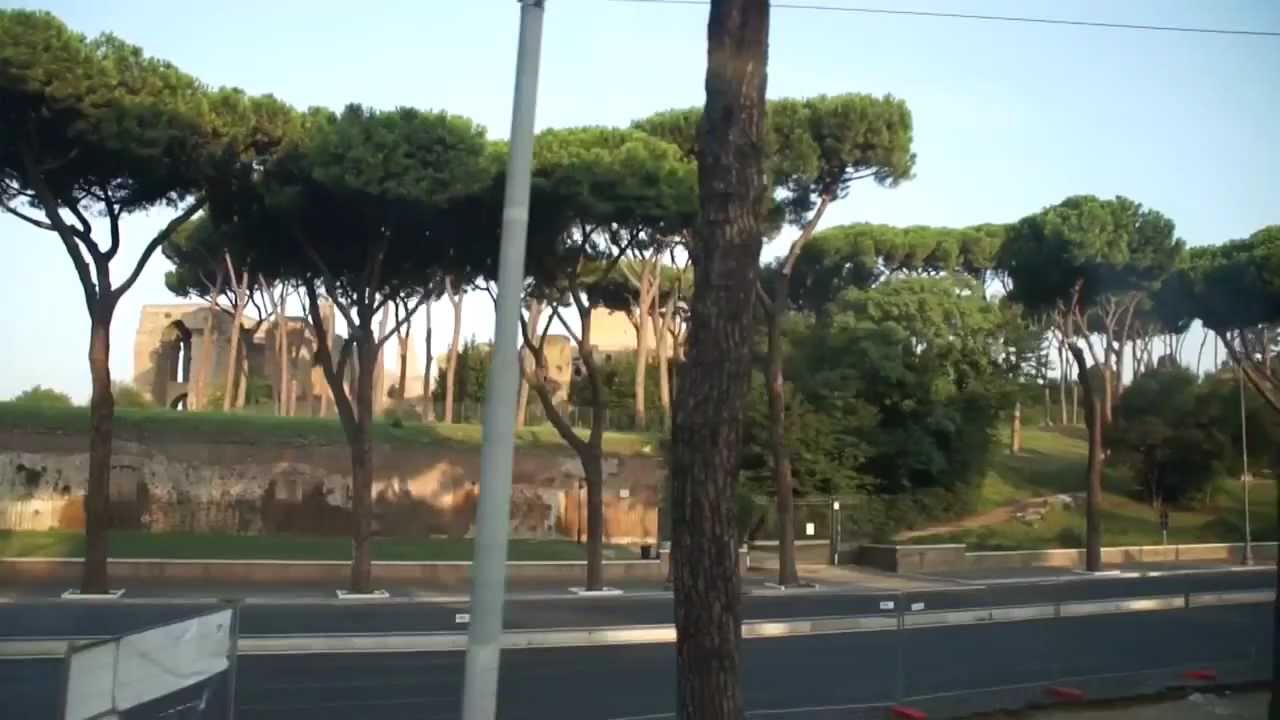 Tram 3, Rome a retouvé sa voie - YouTube