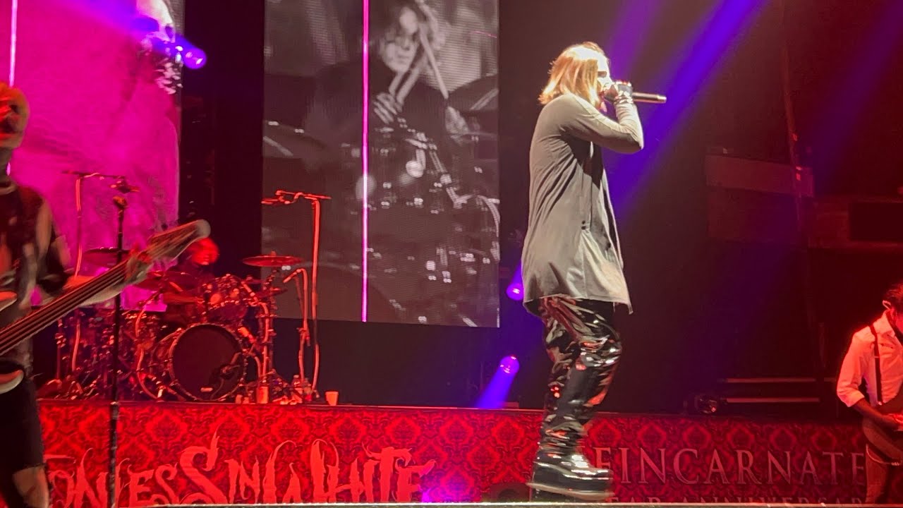 Motionless in White - Dead As F**k - LIVE - Apocalypse Fest Scranton ...