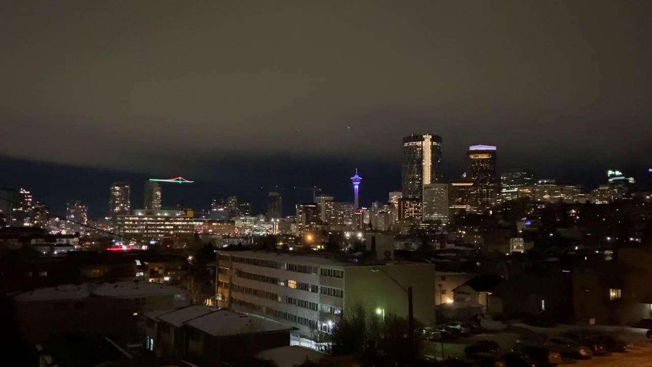 Calgary Tower Fireworks, New Year's Eve 2020 | CANADA - YouTube
