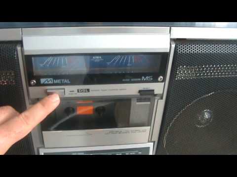 AIWA CS-660 STERO BOOMBOX - YouTube