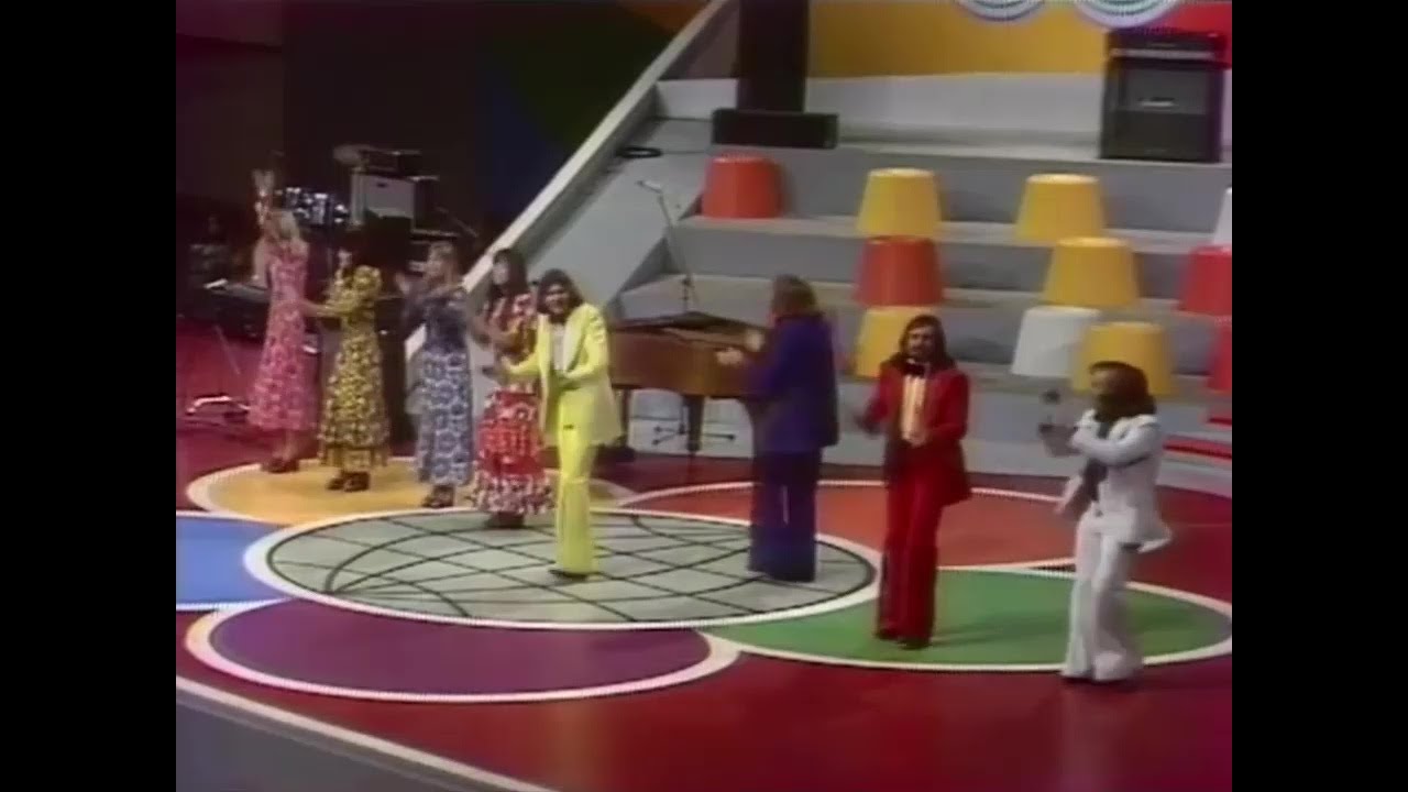 Gerd Michaelis Chor - Sing Auf Allen Straßen (DDR, 1973) - YouTube