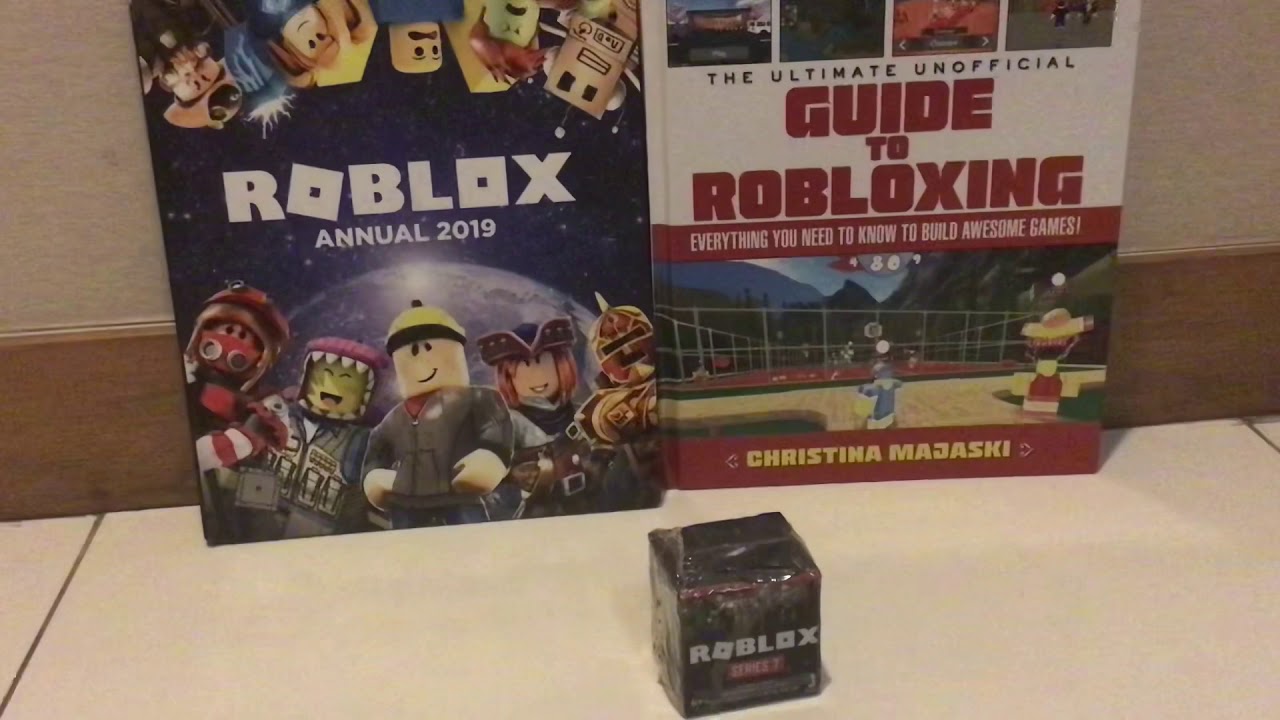 Opening a roblox toy series 7 mystery box - YouTube