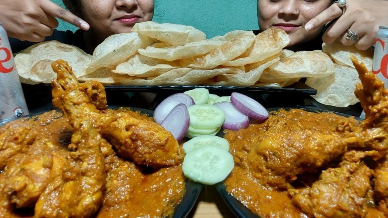 20 Puri / Luchi with Very Spicy 🔥 Chicken Kasha... - YouTube