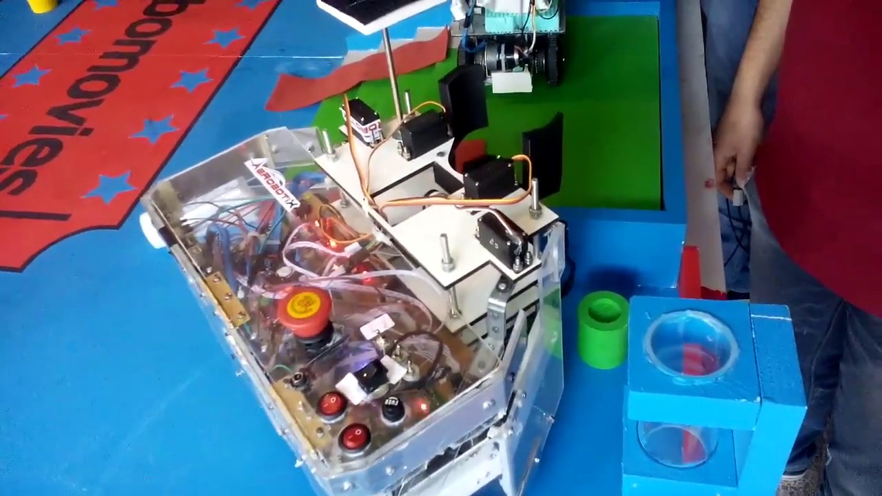 Eurobot15-Asterix et Obelix, les robots gagnants du concours 1 ...
