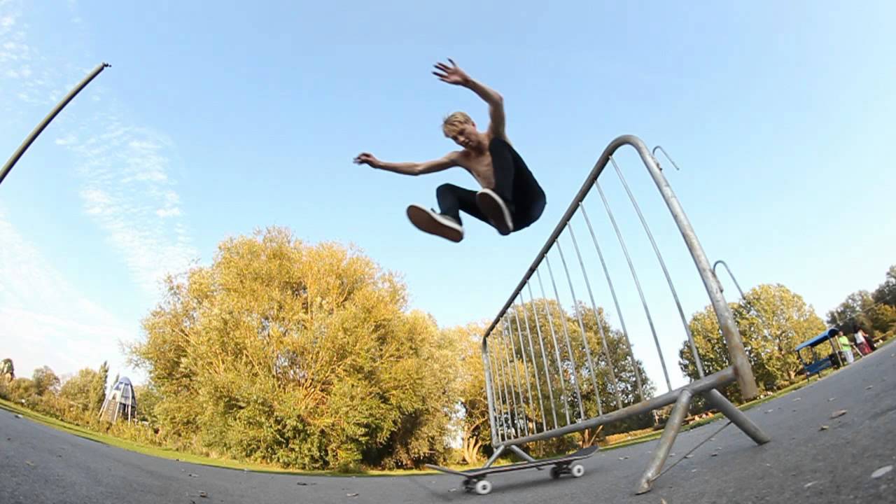 Duncan Big hippy Jump - YouTube