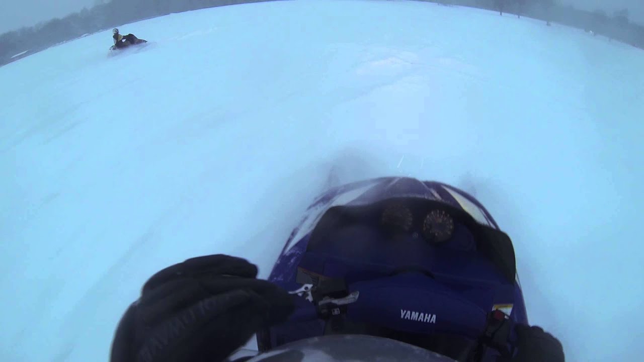 2000 Yamaha SRX 700 & 1998 Yamaha XTC Vmax 700 Snowmobiles - YouTube