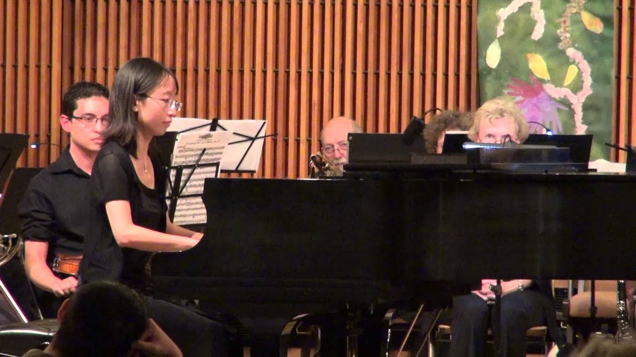 Shannon Wang plays Schumann's "Träumerei" - YouTube
