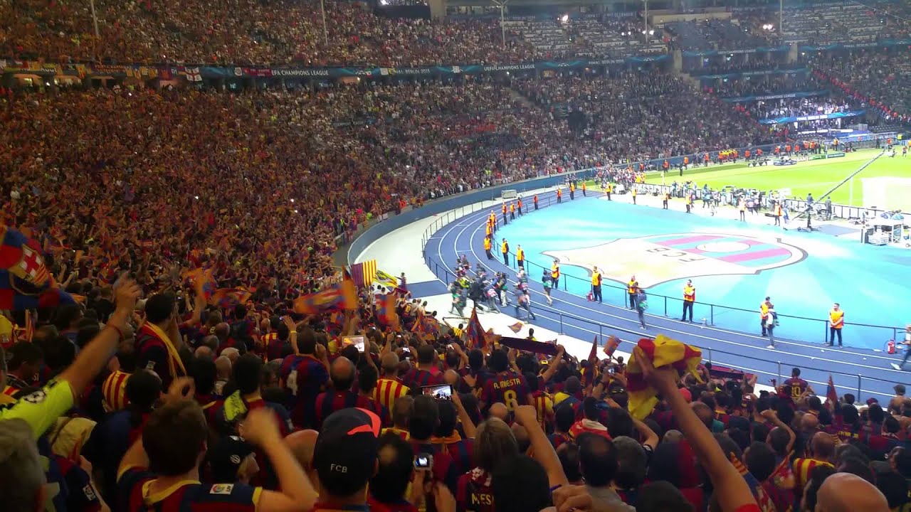 Final Champions Berlin 2015 Gerard Piqué coge la bandera y hace vibrar ...