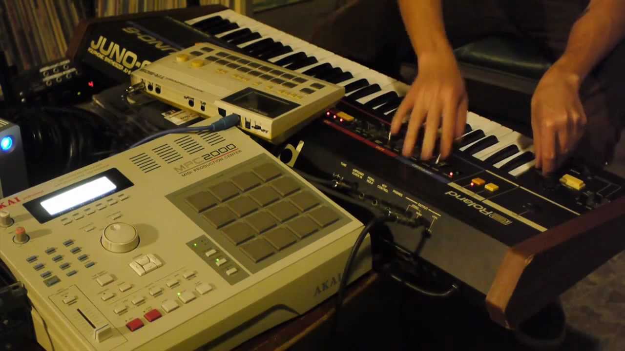 Roland Juno 6 / TR-505 / Akai MPC 2000 / Yamaha SPX-90 Test - YouTube