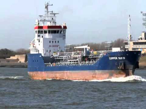 ship movements rotterdam 06-04-2011.mp4 - YouTube