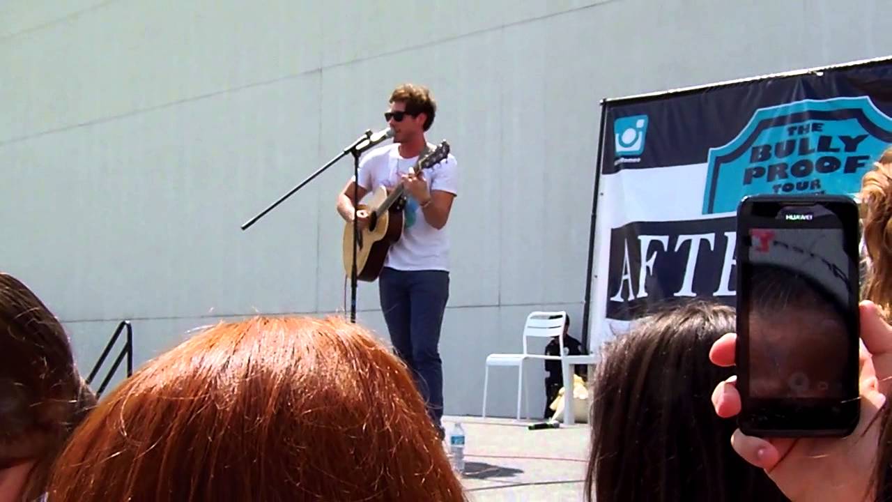 Todd Austin After Romeo Concert intro - YouTube