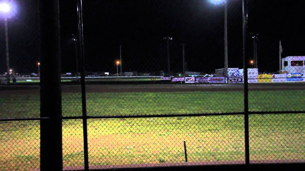 Cedar County Raceway 06.01.11 Corn Belt Clash Feature - YouTube