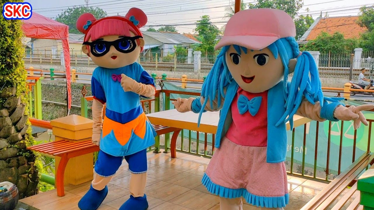 Joget TikTok Badut LoL Surprise & Badut Sailor Moon Blue Pink | Badut ...