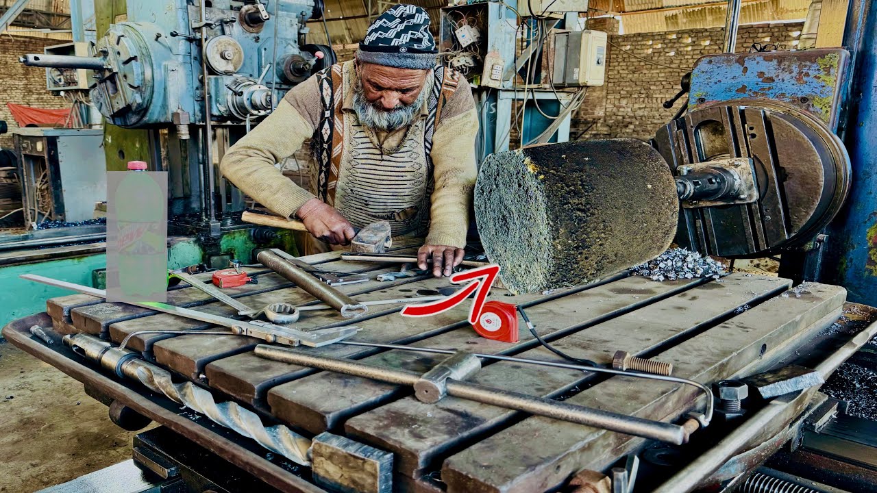 Old Man Shows His Experience On Lathe Machine// machining - YouTube