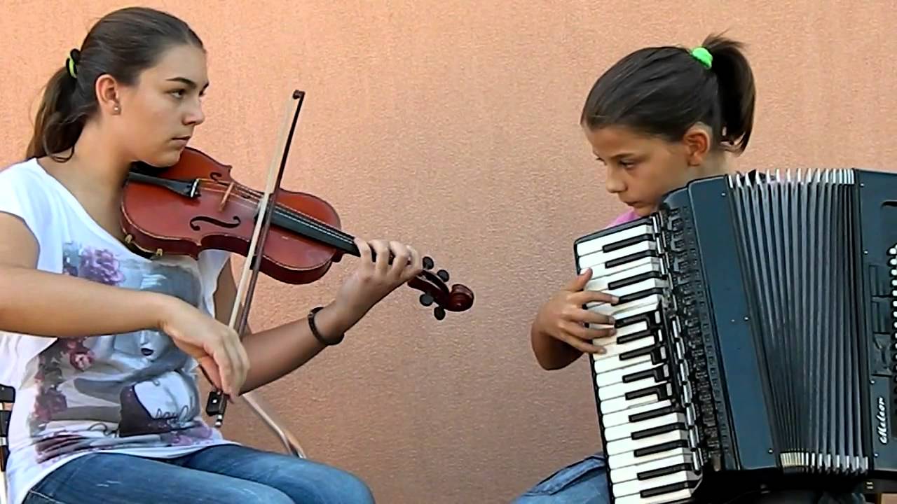 SARA ILIĆ - harmonika i ANJA MILOŠEVIĆ - violina - YouTube