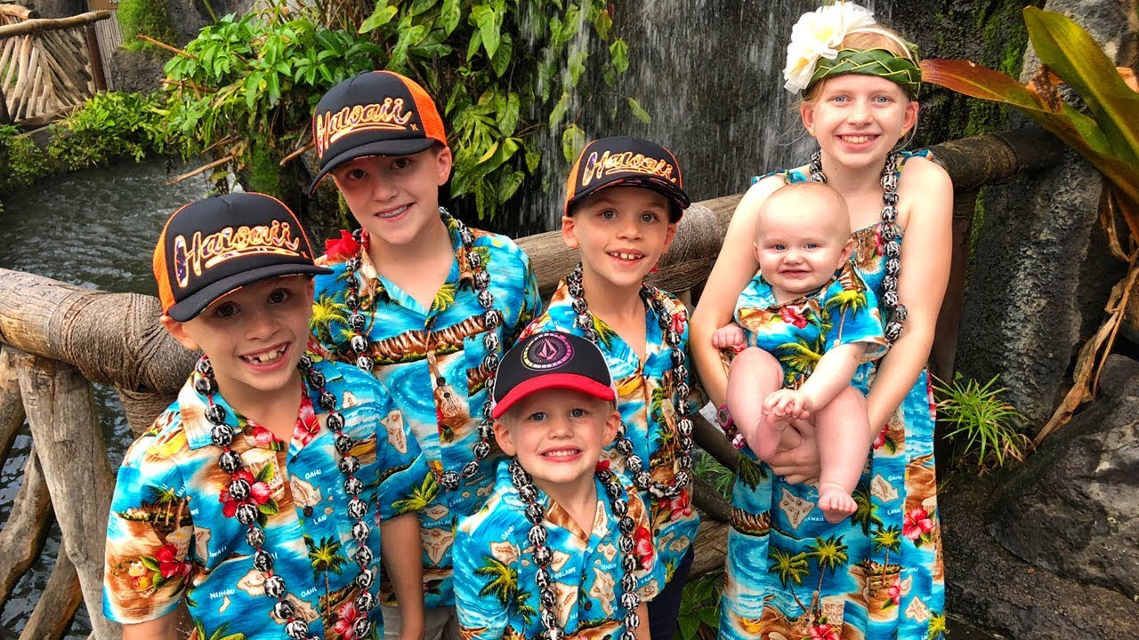 We caught 4 Fish!! Family Fun Pack at the Polynesian Cultural Center ...