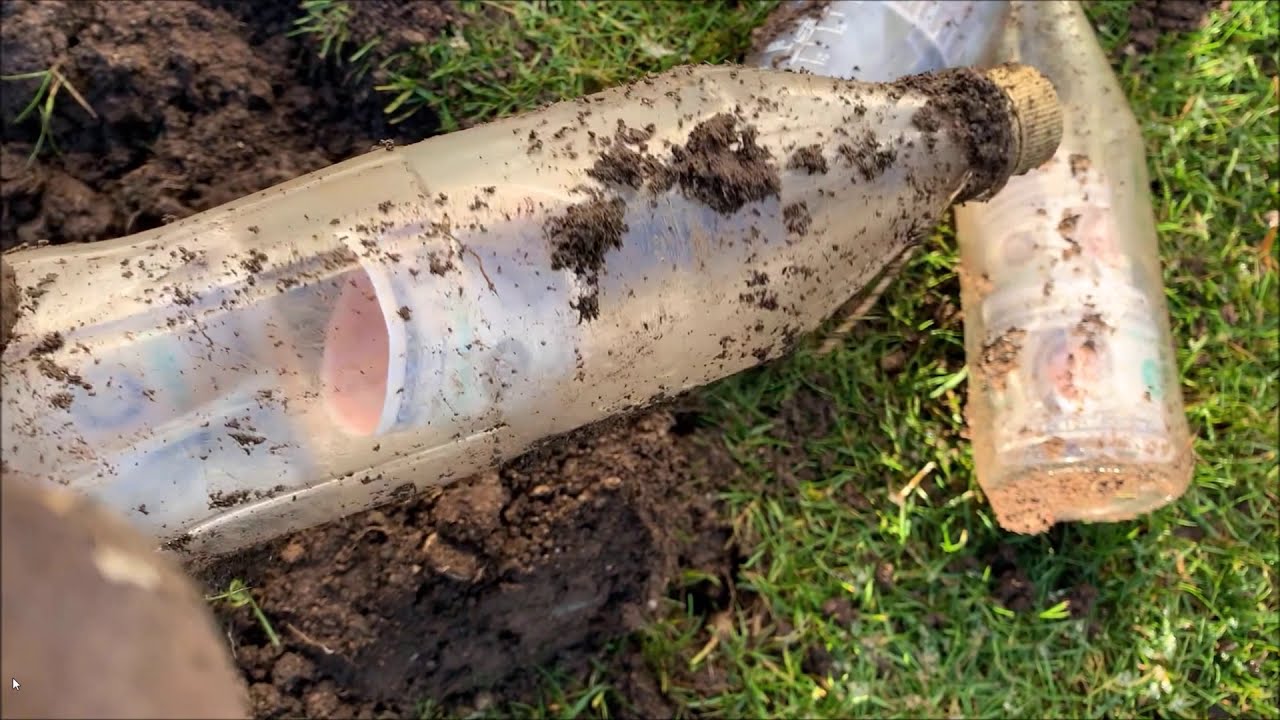 How to bury money in the garden for a year / German: Geld vergraben und ...