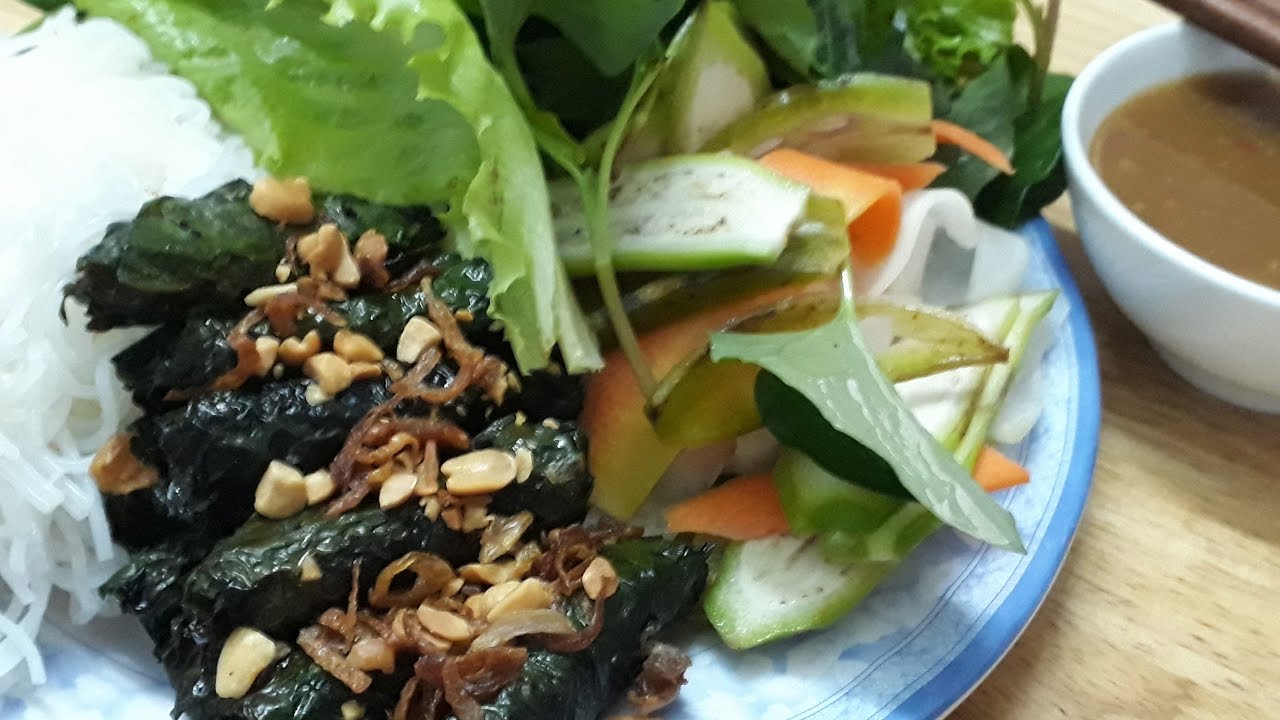 Eating "Bo La Lot" - Grilled Beef in Piper Lolot Leaves - Traditional ...