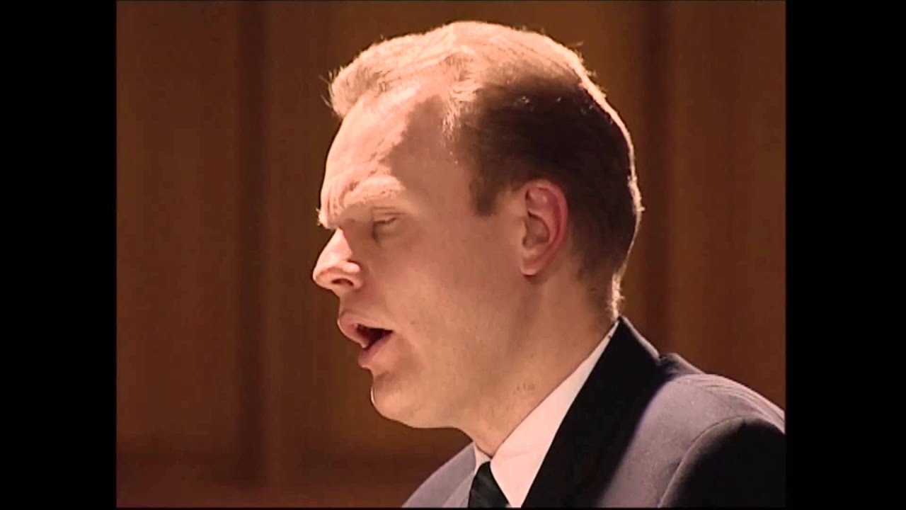 Andreas Weller singt Benjamin Britten: War Requiem -- Libera Me (I ...