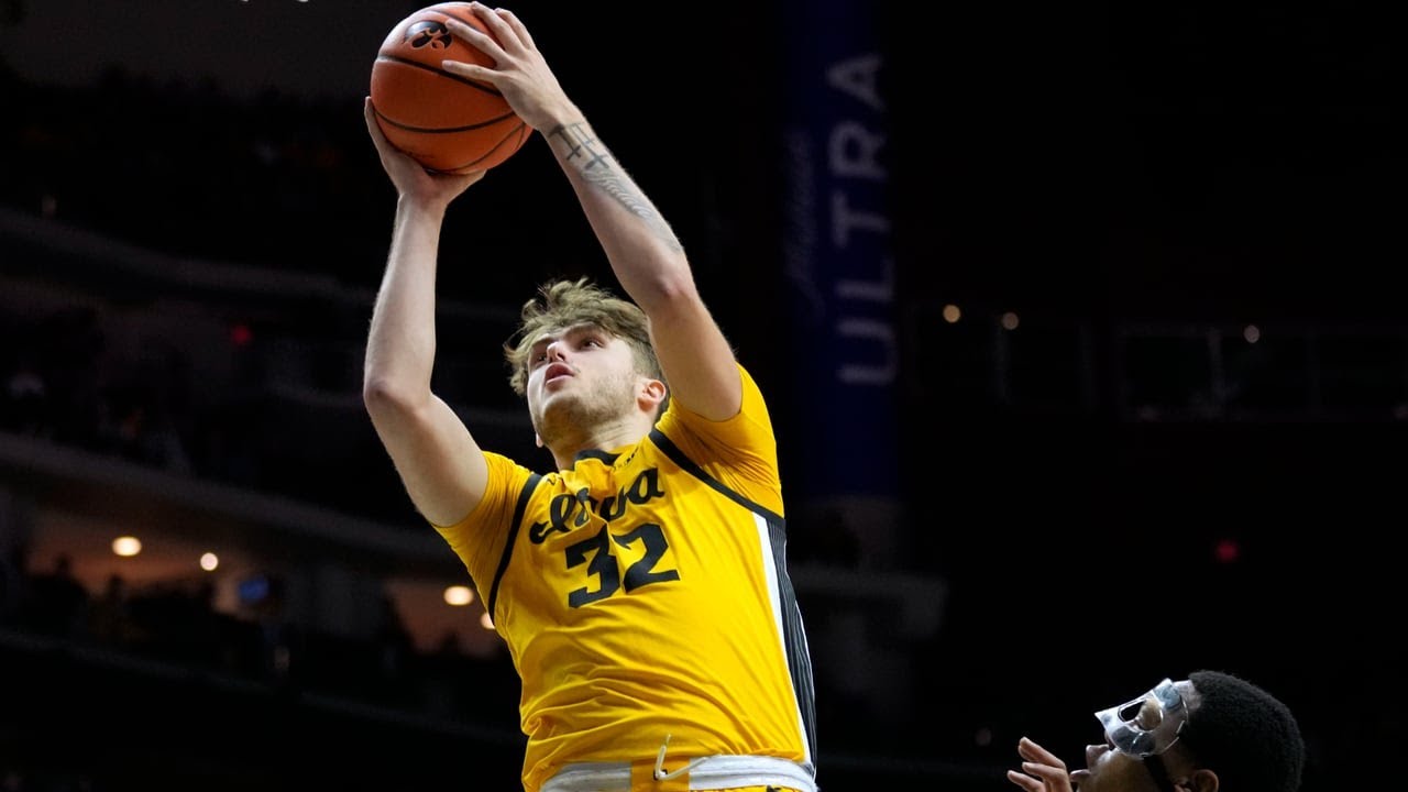 Owen Freeman wins Freshman of the Year - YouTube