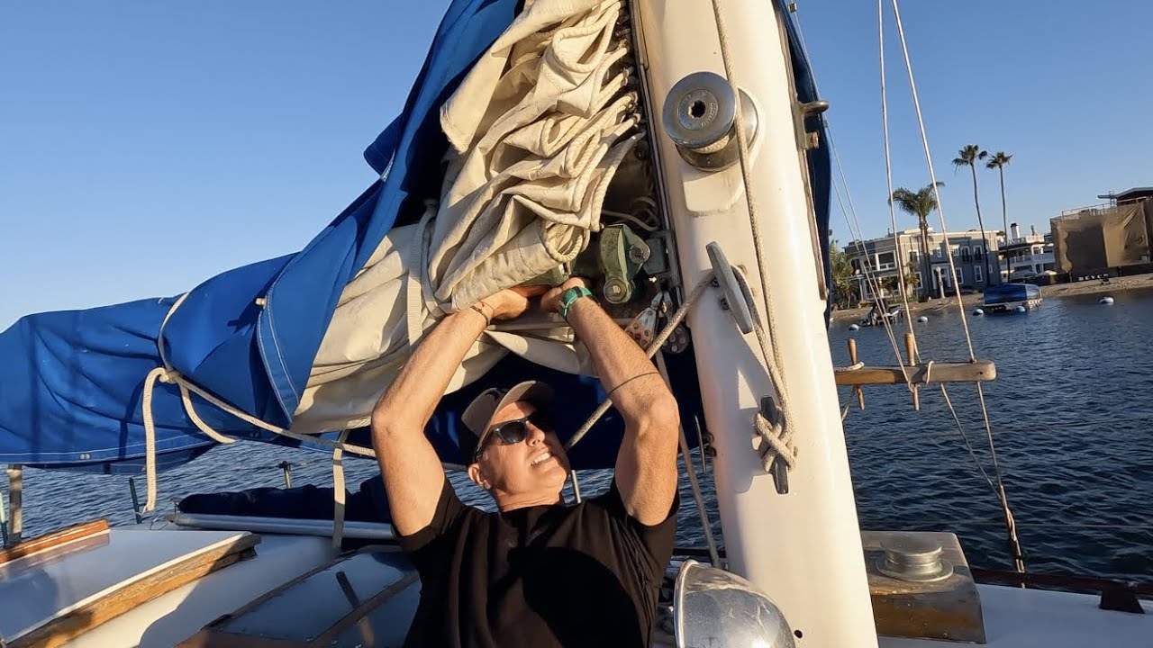Raising the Boom on my Sailboat - YouTube