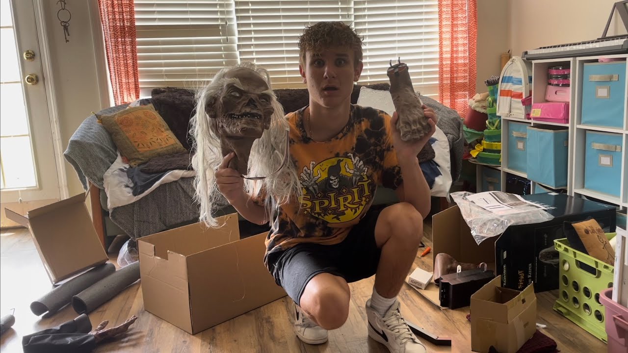 The Crypt Keeper Unboxing/Setup - Spirit Halloween 2023! - YouTube