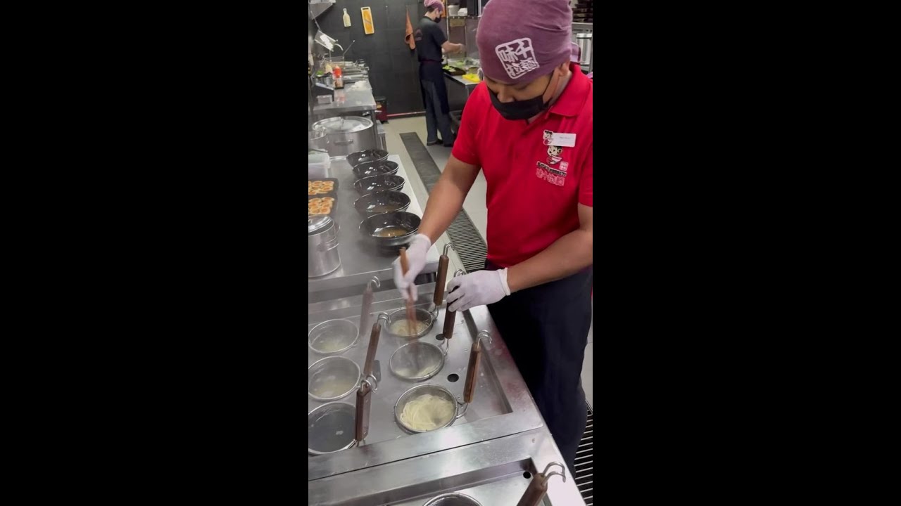 Eatame - ហាង Ajisen Ramen Cambodia - YouTube