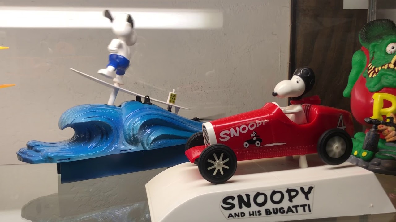 1970's Monogram "Snoopy" model kits in action! - YouTube