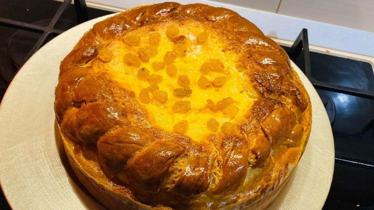 Pasca traditionala cu aluat dospit si branza de vaci! - YouTube