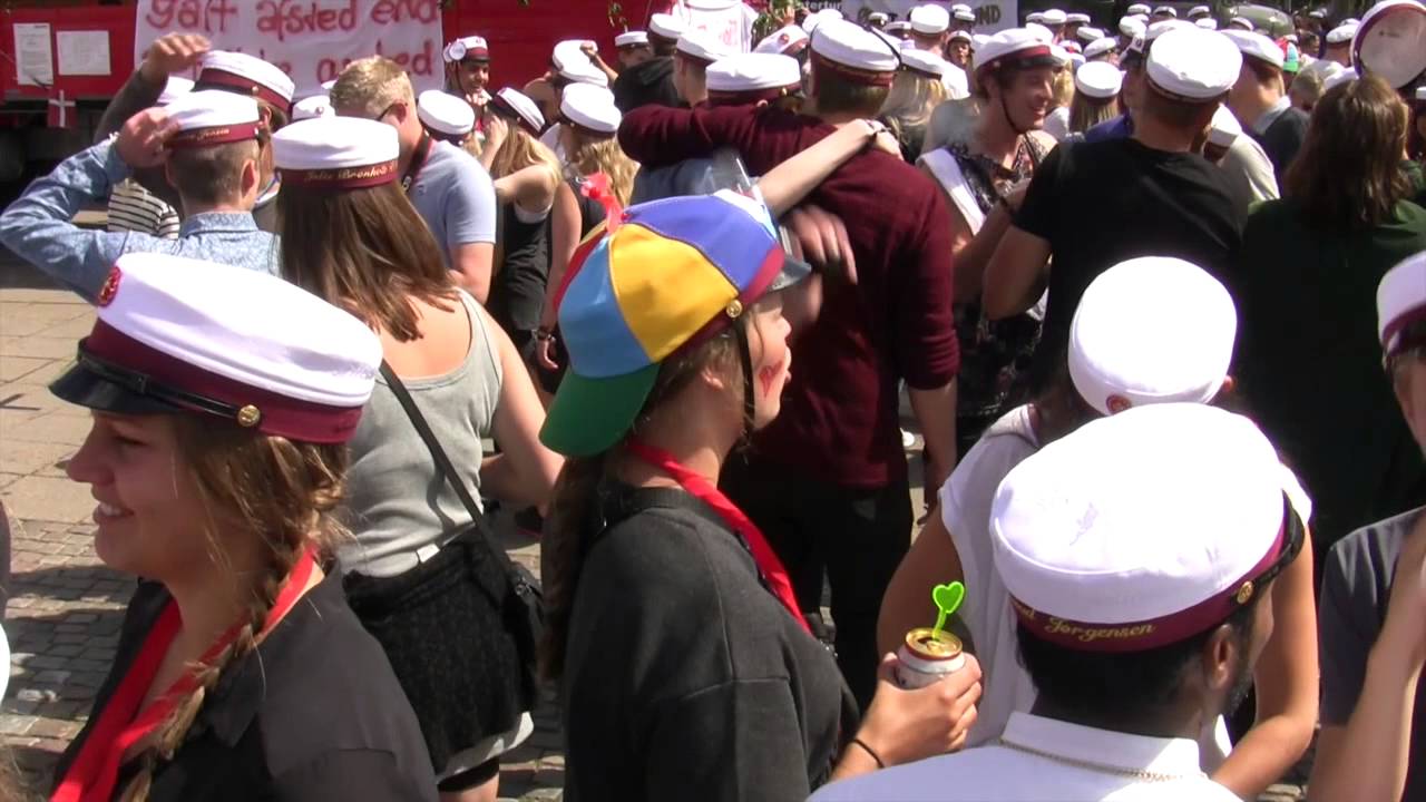 Studenter danser om Drewsen - YouTube