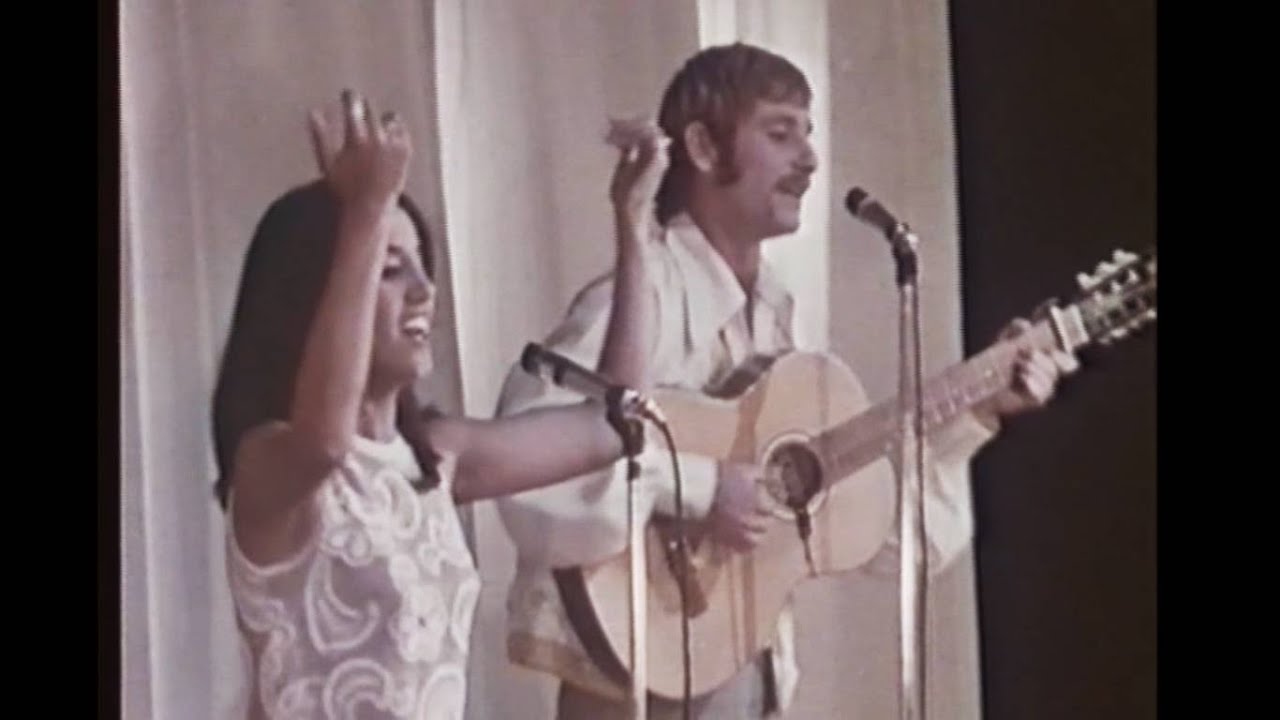 Elisheva and Michael אלישבע ומיכאל - Yesh Li Pnay יש לי פנאי (live ...