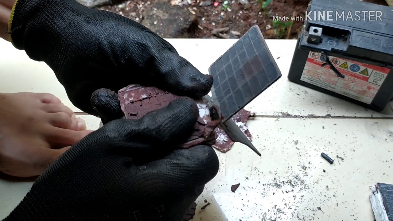Cara mudah mengambil timah pada aki, bisa untuk bahan membuat metal jig ...