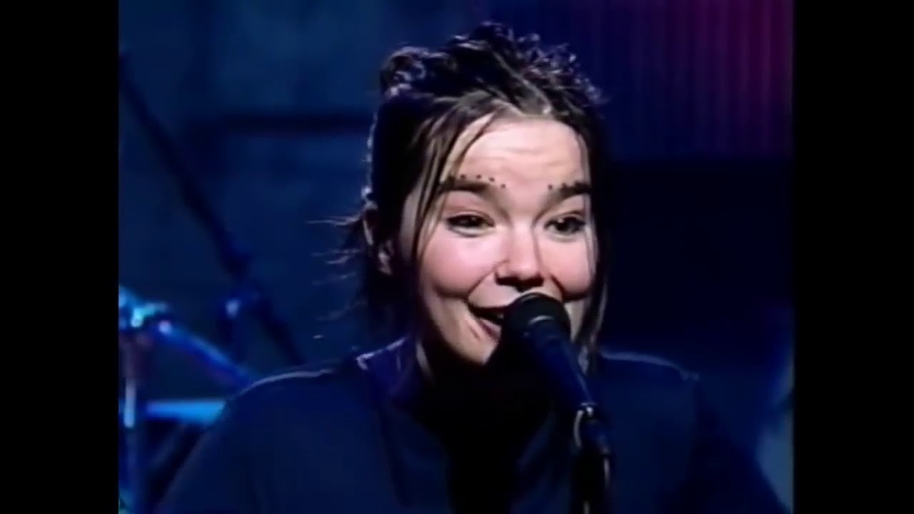 Björk Live Performance of Human Behaviour + Interview - YouTube