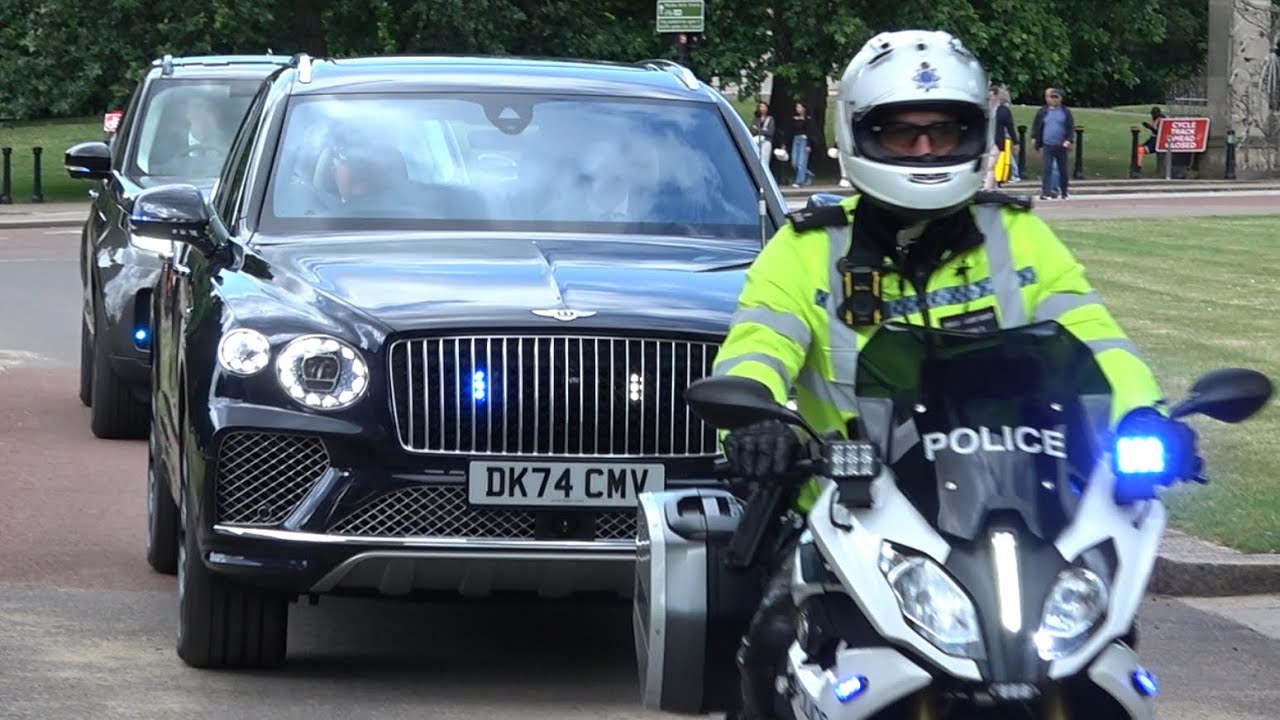 Metropolitan Police Special Escort Group Escort Princess Anne Into ...
