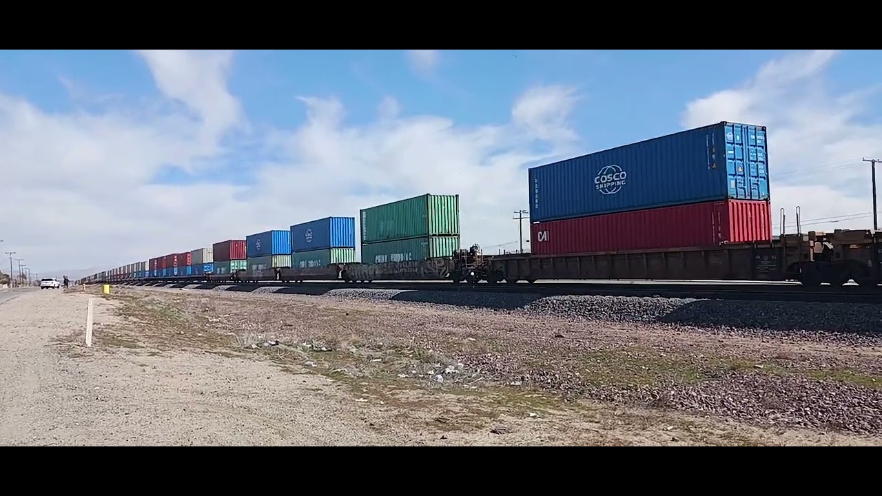 One Horsepower versus 4500 Horsepower. BNSF Port Stack. #Thatcurveguy ...