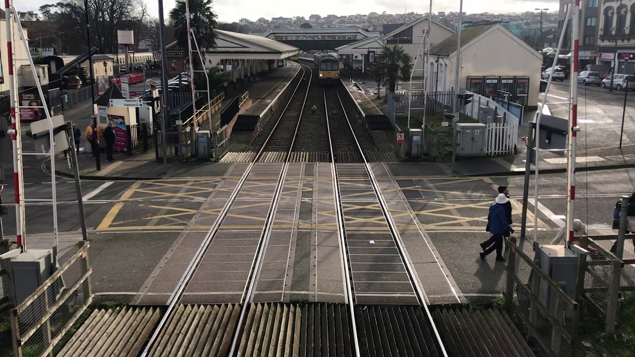 Paignton Train Station Level Crossing departure - YouTube