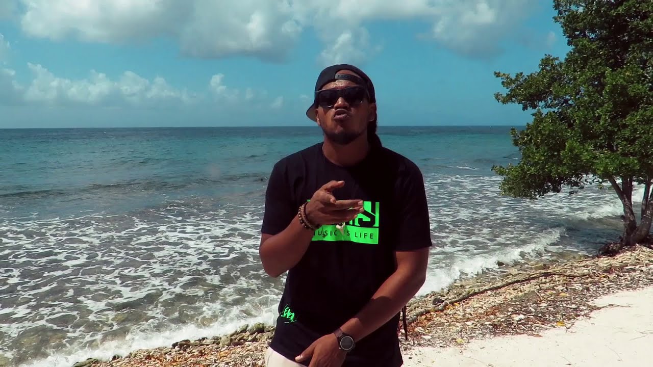 Eky Bonfa - Dikon Bo T'Asina (Official Clip) - YouTube