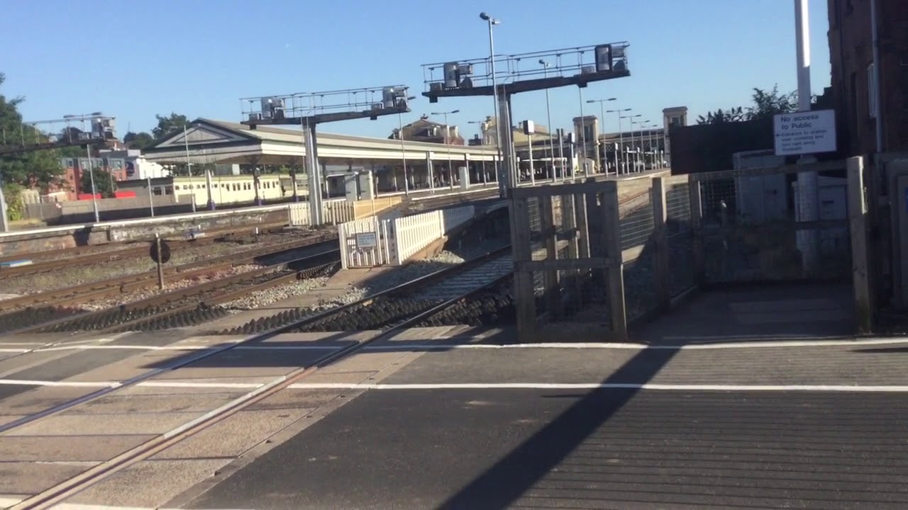 Exeter Red Cow Level Crossing (Devon) Tuesday 26.06.2018 - YouTube