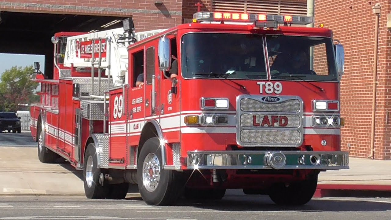 LAFD Truck 89 Responding - YouTube