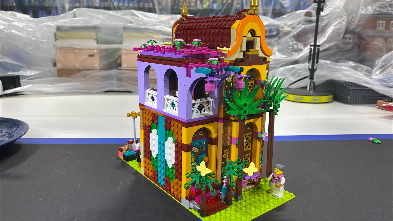 First Lego MOC from Rebrickable - YouTube