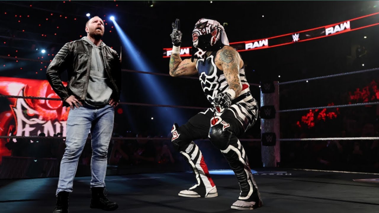 Dean Ambrose Returns on Raw Netflix Challenges Penta as Penta Wins His ...