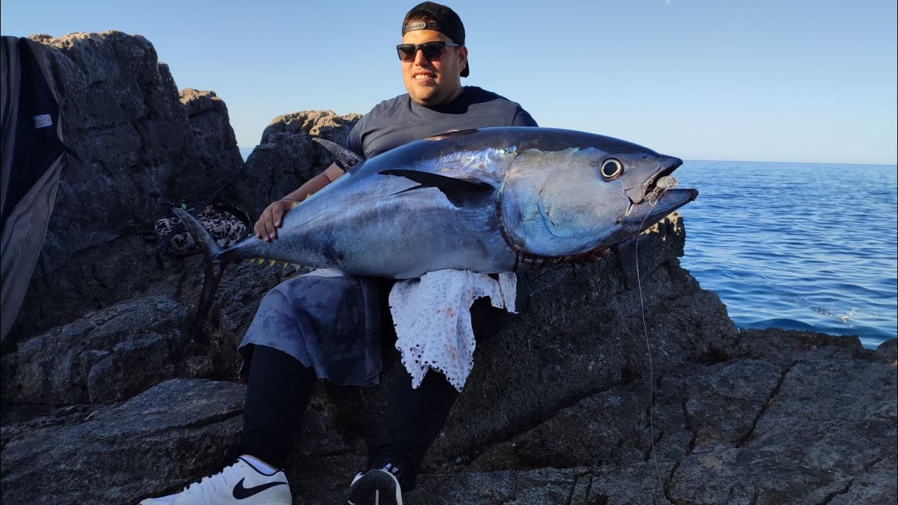 NEW VIDEO 52 KG FISHING TUNA LANDBASED WITH SHORE JIGGING TACKLE NEW ...
