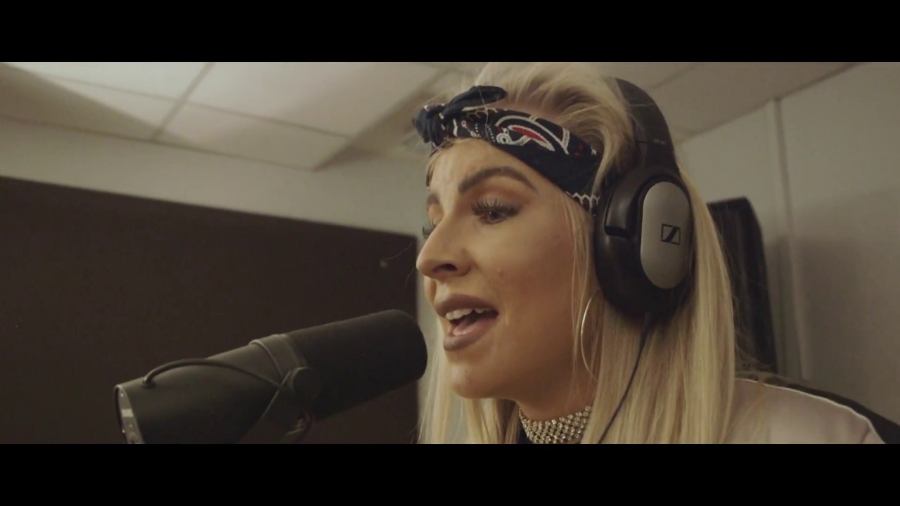 Emilia J - Love Story (Live Cover Sessions) - YouTube