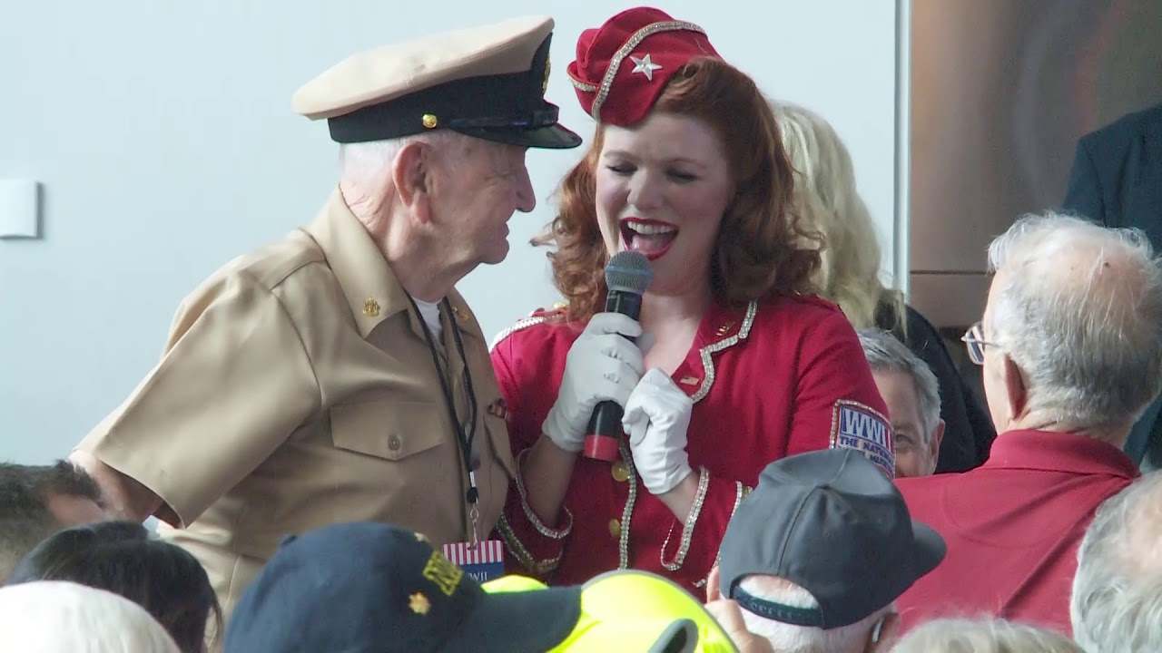 WW2 Veterans serenaded by New Orleans' Victory Belles - YouTube