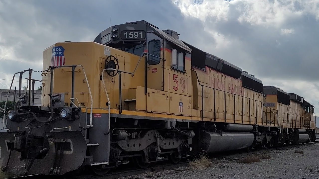 local UP engines in Harlingen, TX. - YouTube