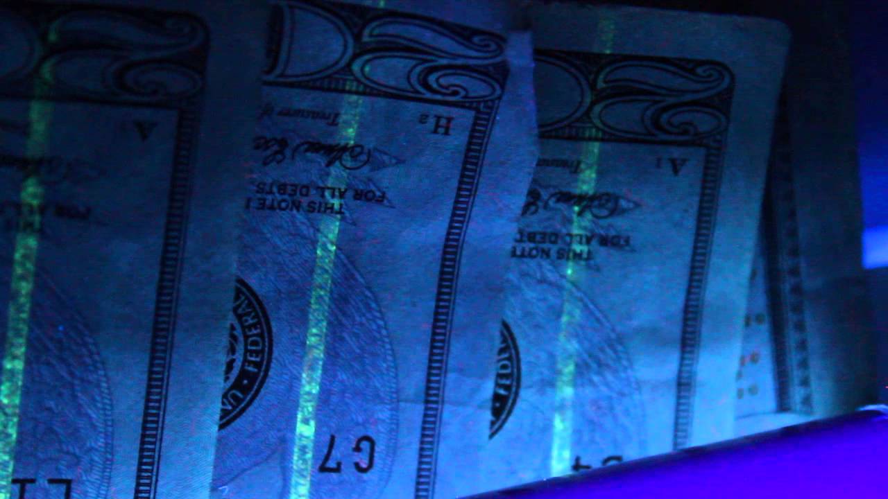 Federal Reserve Notes- "Money" Under Blacklight - YouTube