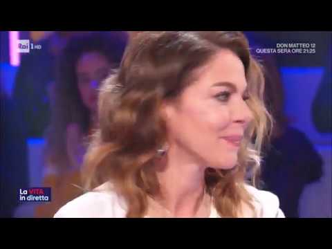 Arriva super Claudia - La vita in diretta 09/01/2020 - YouTube