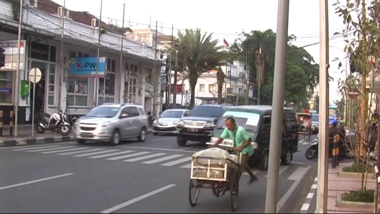 Bandoeng / Bandung (West-Java, Indonesië) - Groote Postweg (Jalan Raya ...